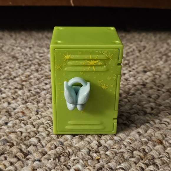 Disney | Toys | Disney Doorables Tinkerbell Green Locker | Poshmark